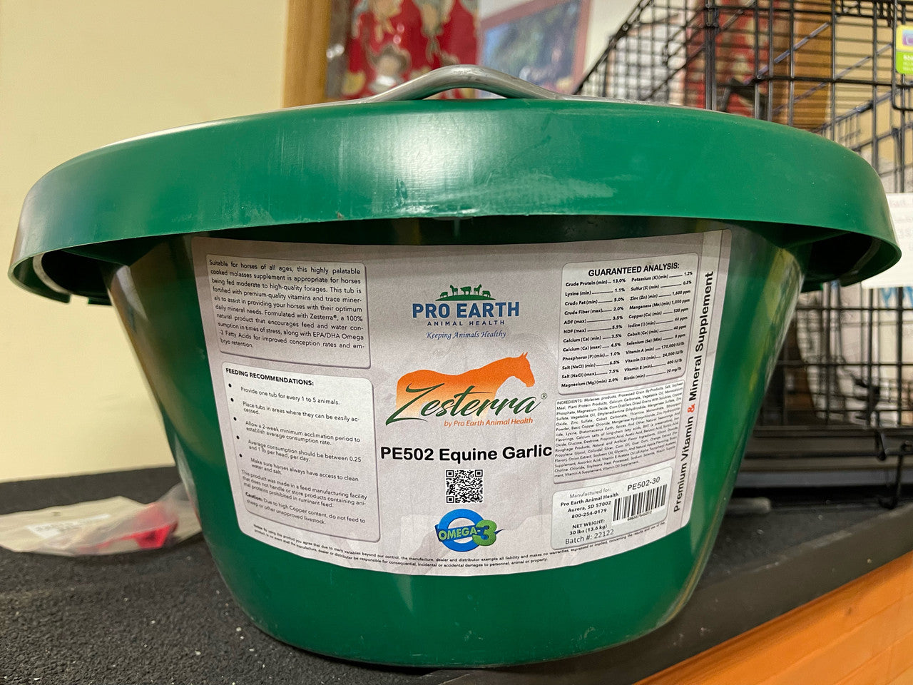 Zetserra Lick Tub with Garlic - 30 lb Hanging Bucket – JRG Livestock ...